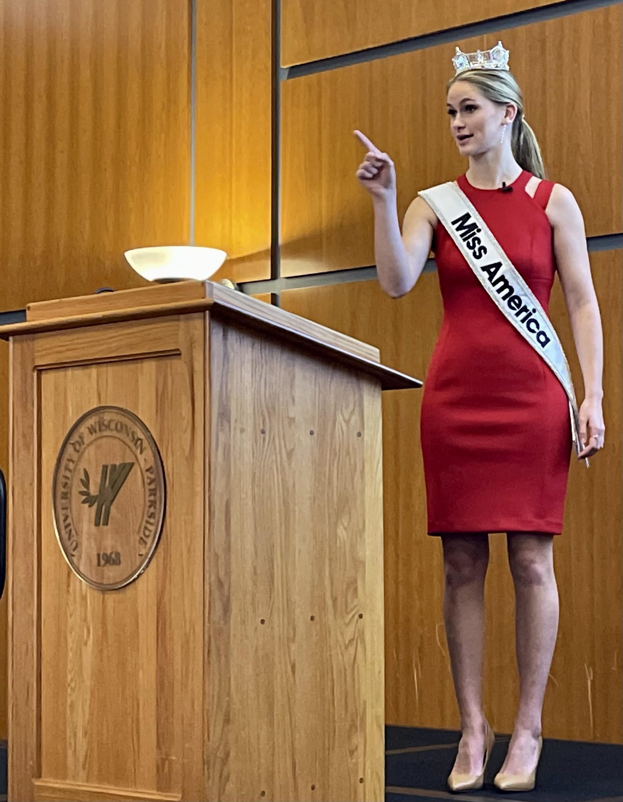 Miss America Grace Stanke Delivers Gems Conference Keynote Speech At Uw Parkside